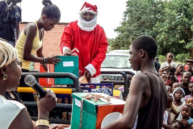 Santa Visits Children in Zimbabwe