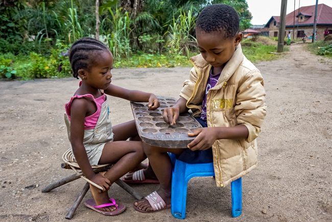 DRC Kids Play a Game of Critical Thinking