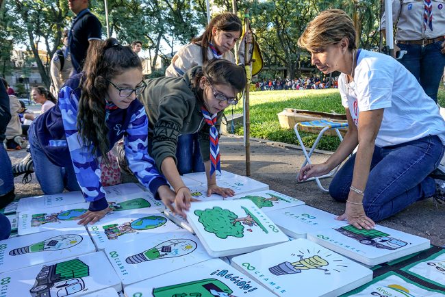 Argentine Scouts Celebrate Good Deeds Day