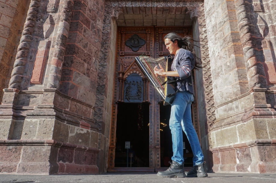 In Mexico, Harpist Performs in Public | Global Press Journal