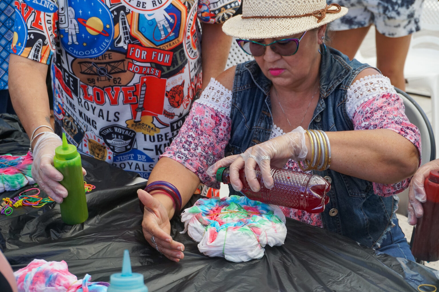 Tie-Dye Workshop Gives Old Clothes New Life | Global Press Journal